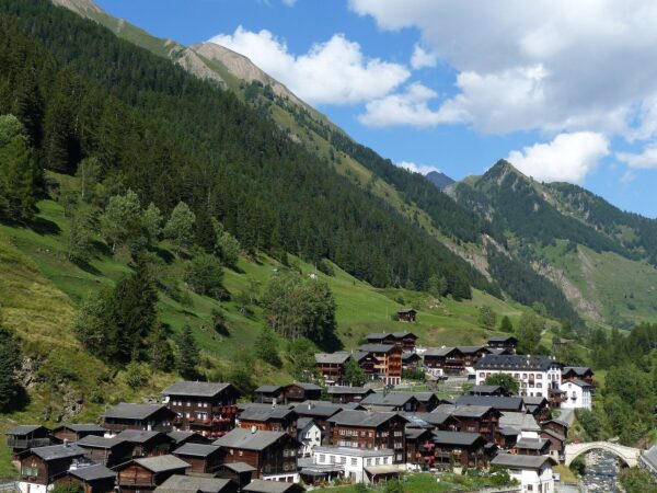 Switzerland Travel Information and Guide | Bradt Guides